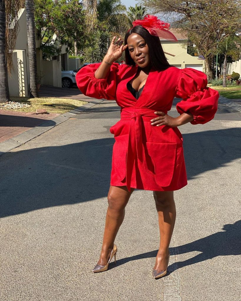 Watch: Gracious "Rami Chuene" from The Queen does the Hamba Wena dance ...